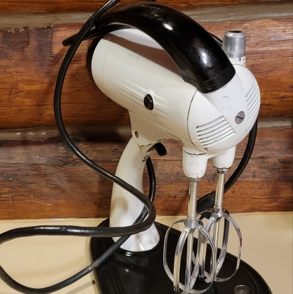 Sunbeam | Kitchen | Antique Sunbeam Mixmaster Mixer 94148 Model 7b With ...